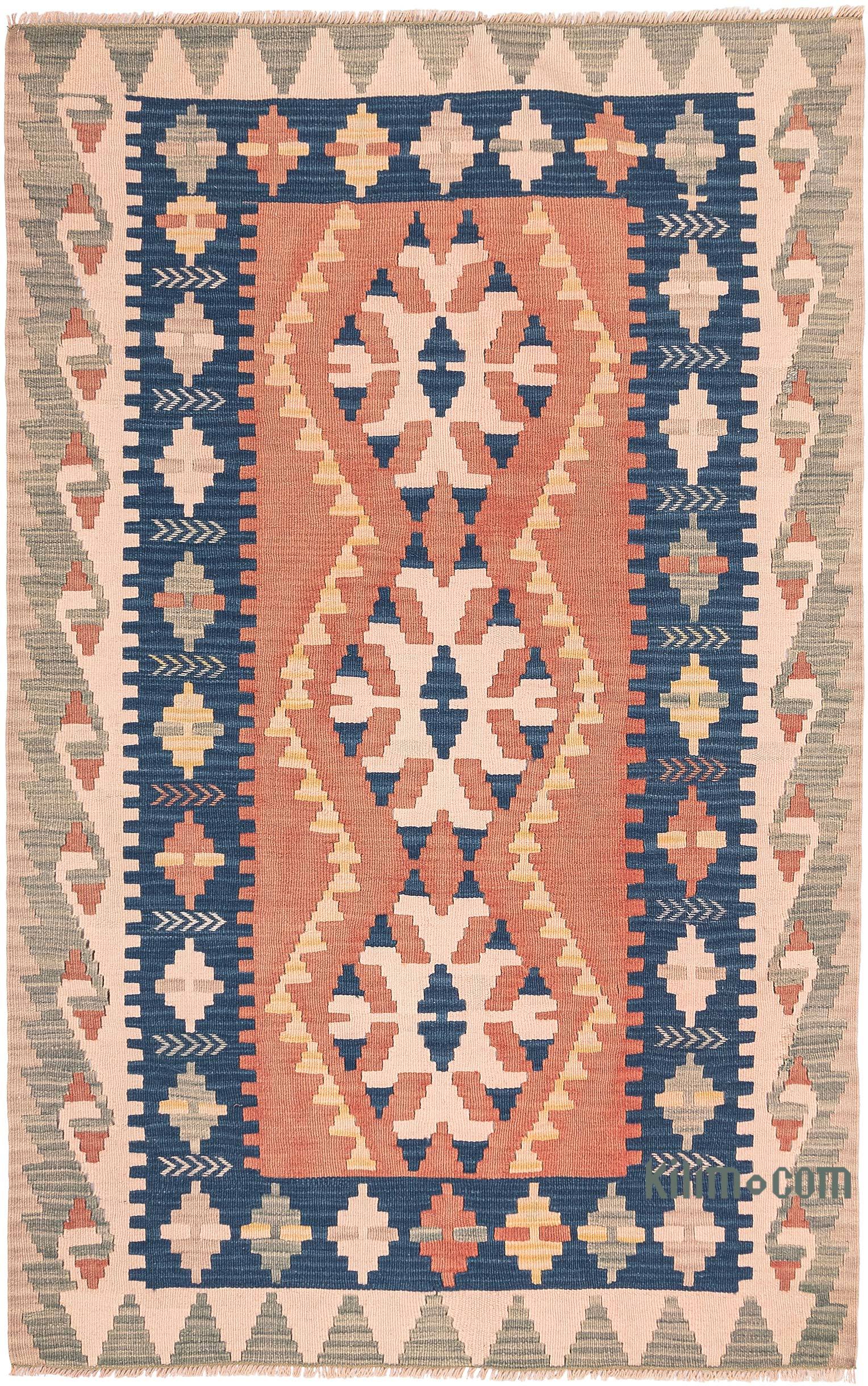 Shop Hand-woven Vintage Kilim Rugs, Carpets and Runners